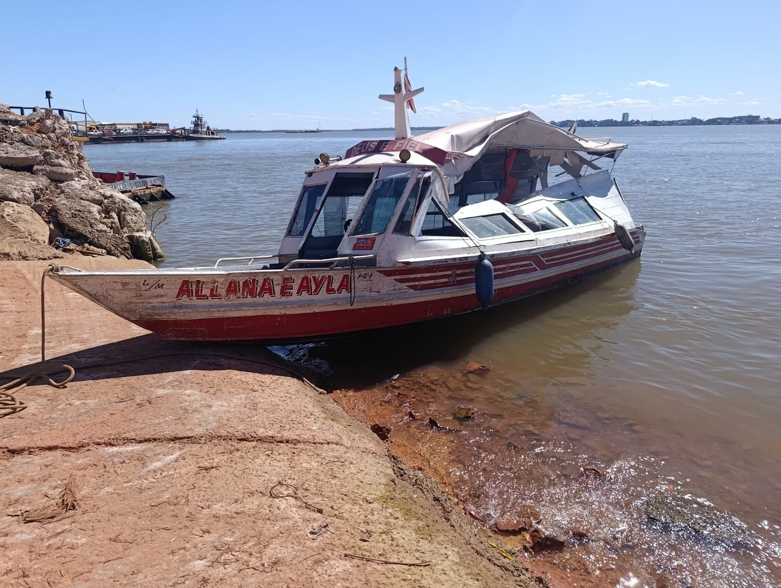 VÍDEO: Balsa perde controle e atinge embarcações em porto no Pará | G1