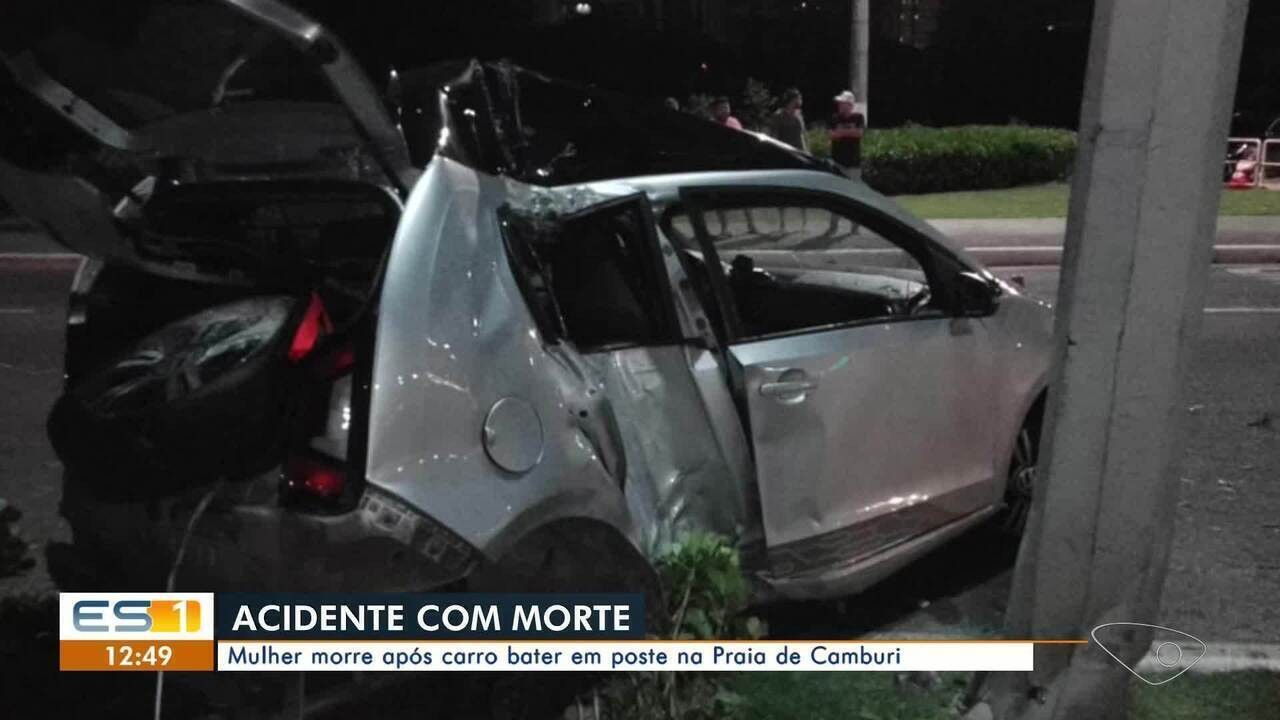 Carro bate em poste em Vitória, uma pessoa morre e duas ficam feridas | Espírito Santo | G1