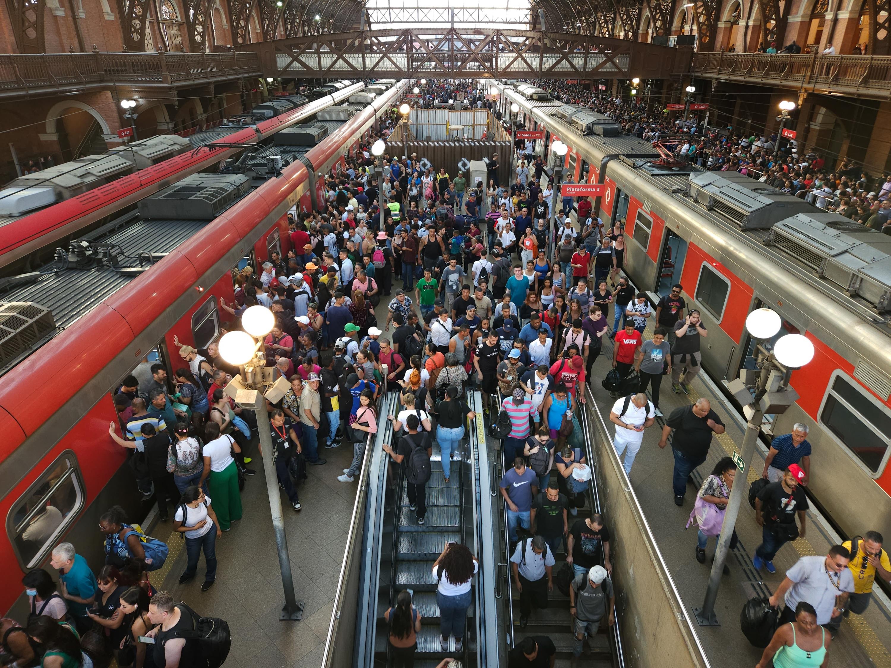 Passageiros têm até este domingo para carregar bilhete e seguir pagando ...