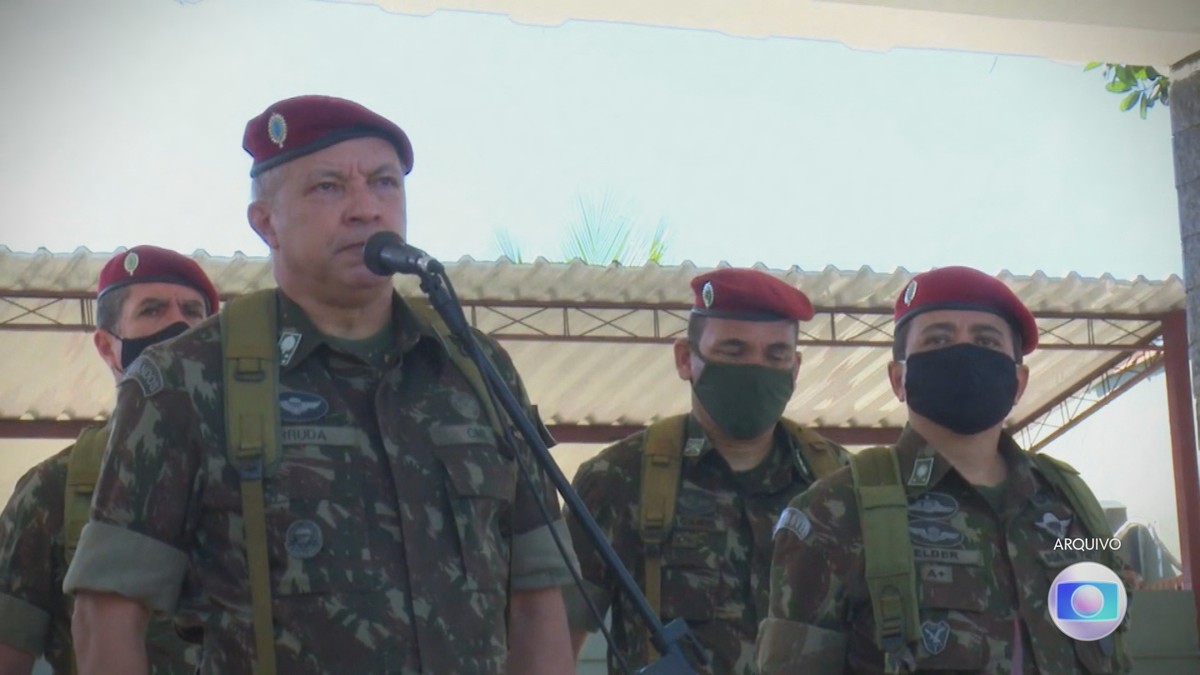 Ex-comandante do Exército presta depoimento à PF no inquérito que apura ...