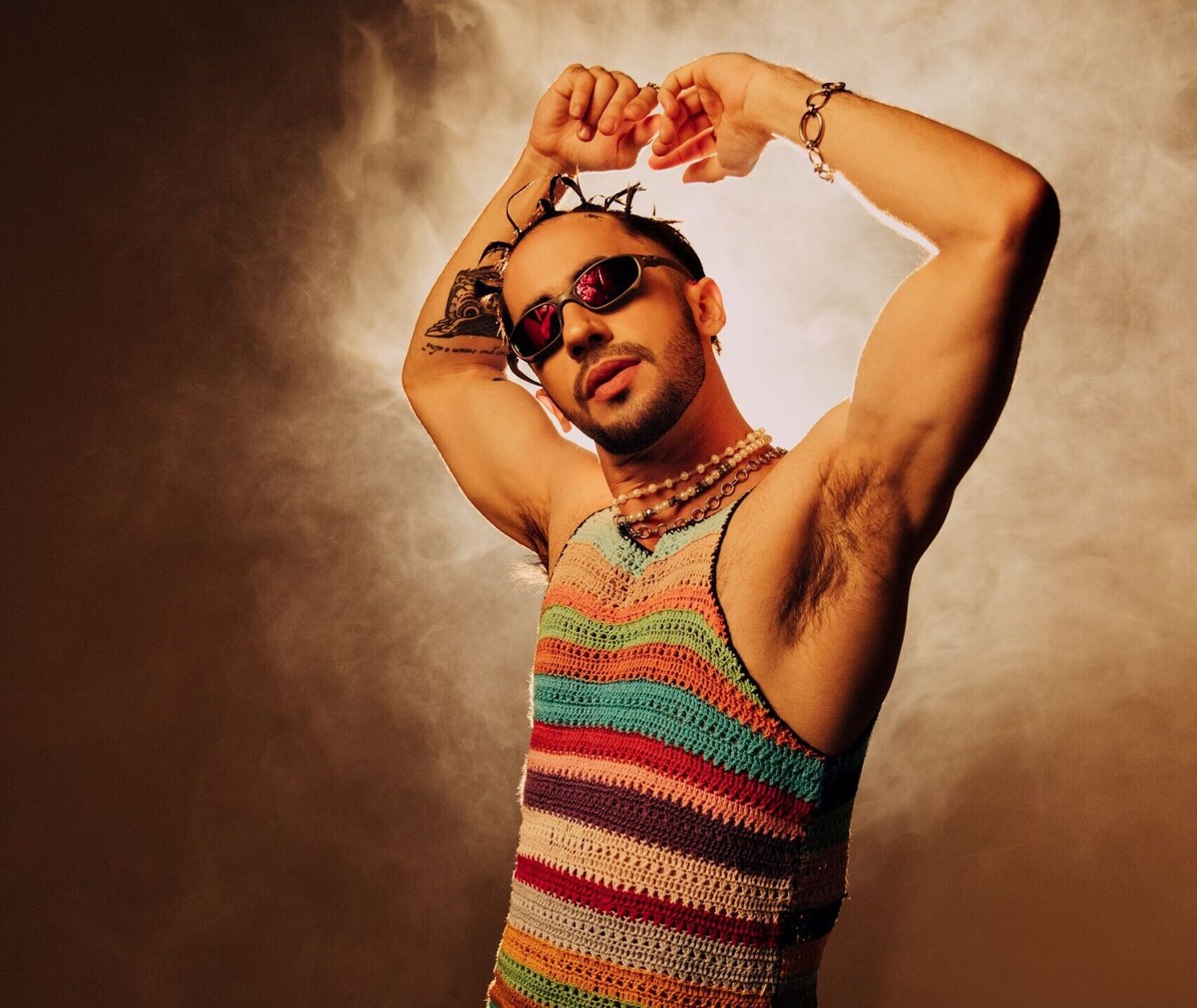 Romero Ferro oscila ao seguir o passo pop do frevo em EP que traz ...