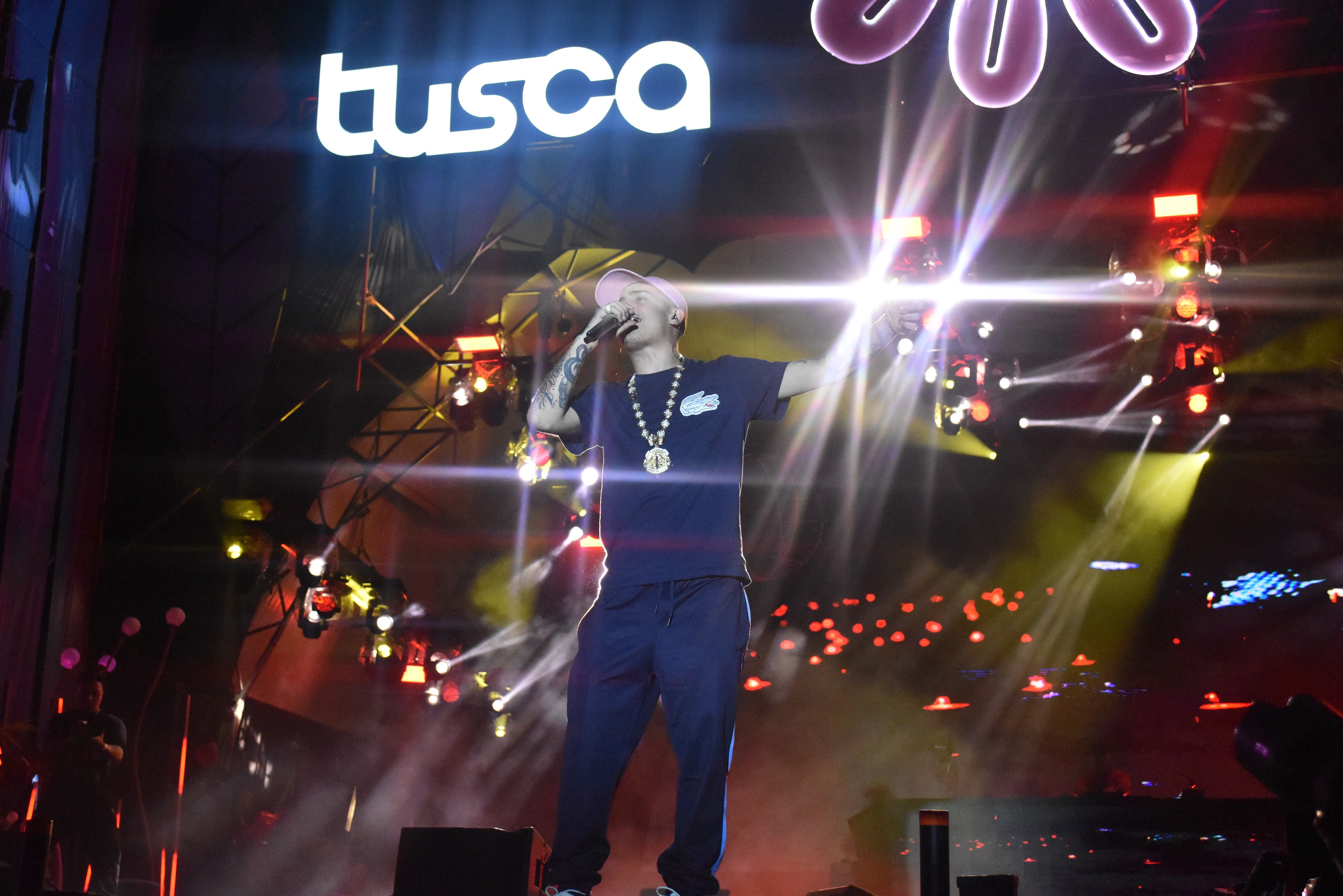 FOTOS: Hariel, GBR, MC Jacaré e DJ Arana comandam madrugada de funk na ...