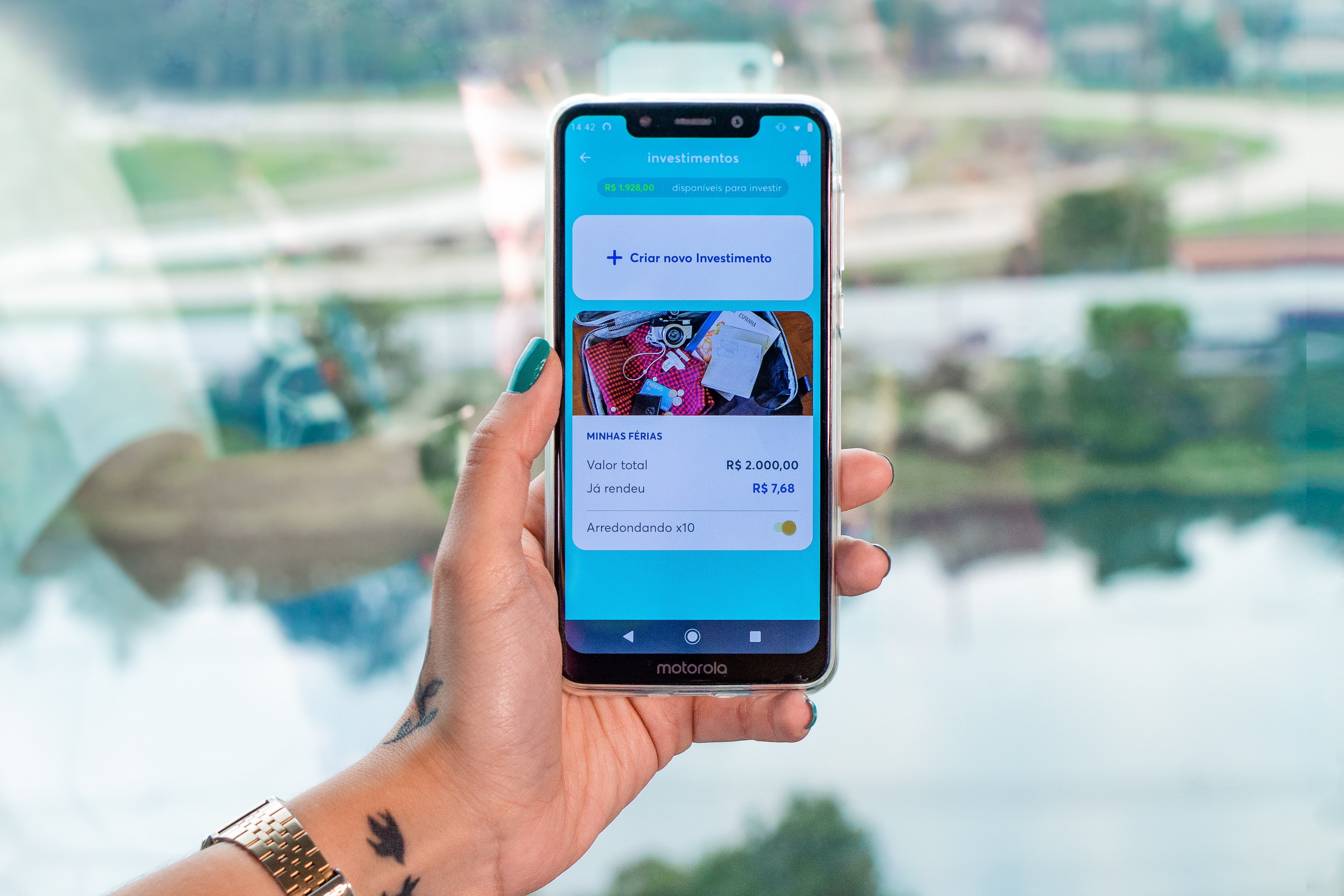Descubra 6 vantagens de investir pelo app da Neon | G1