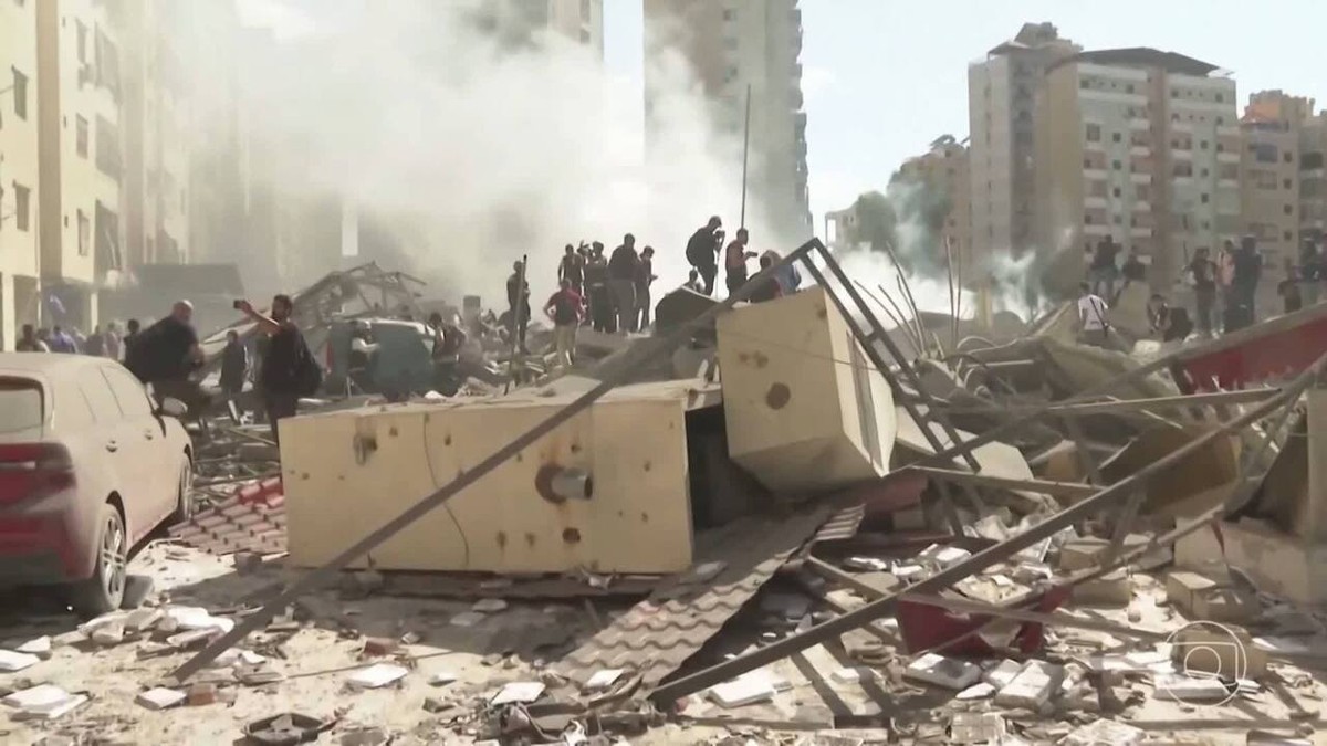 Israel amplia frente de ataques por terra no Líbano e anuncia a morte ...