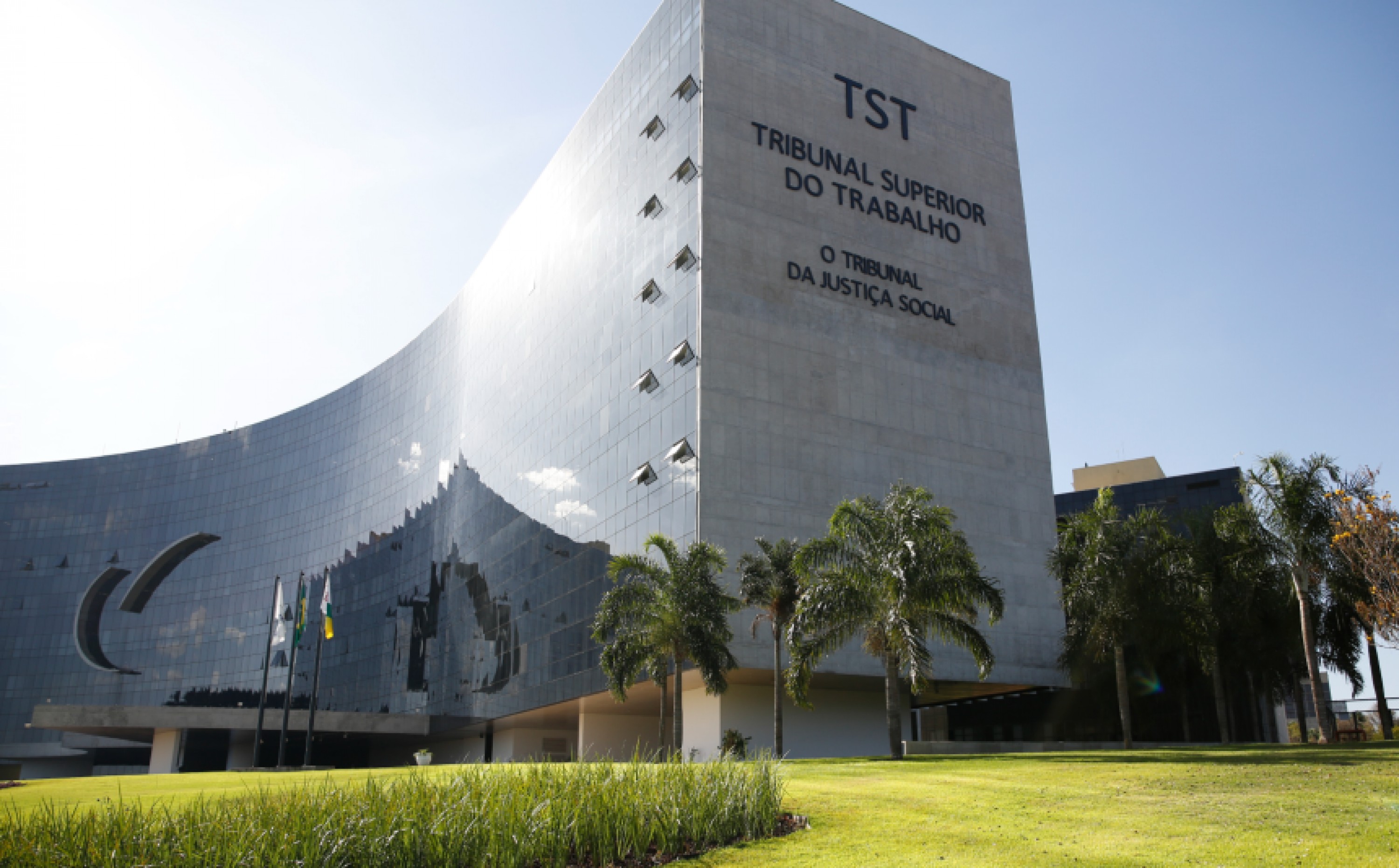 TST condena UFU por exigir barba aparada de vigilantes em campus | G1