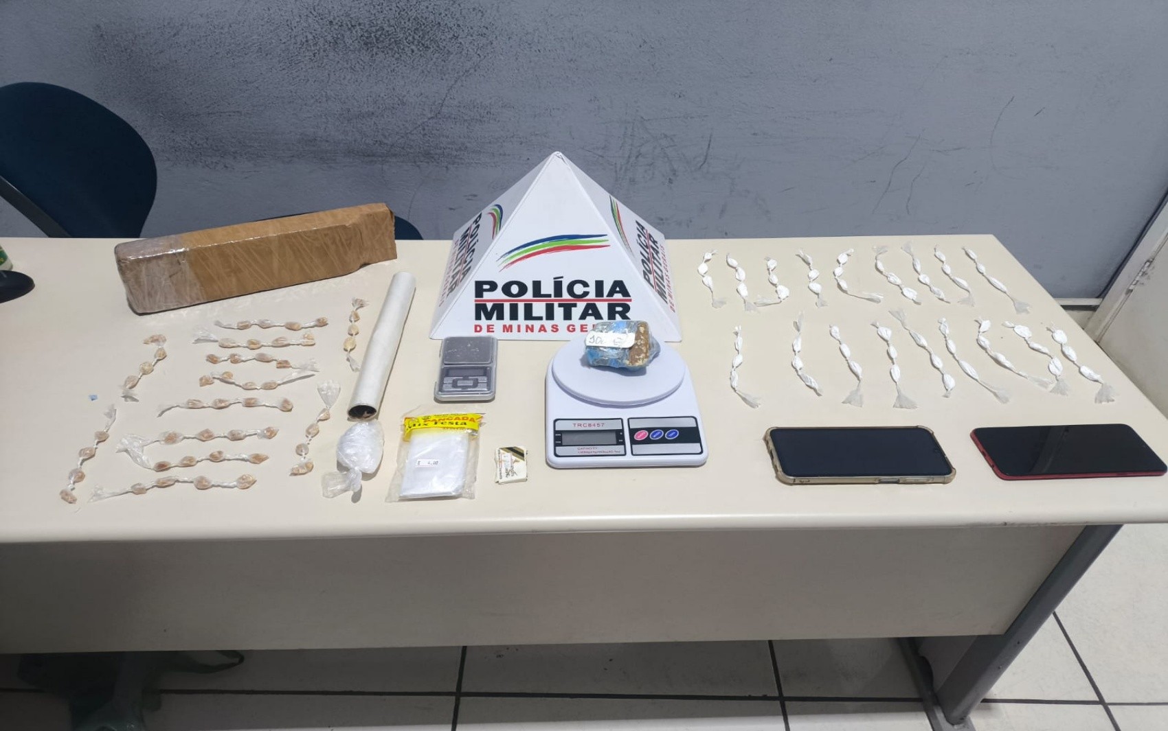 PM é agredido com soco no rosto durante prisão em Ouro Fino | G1