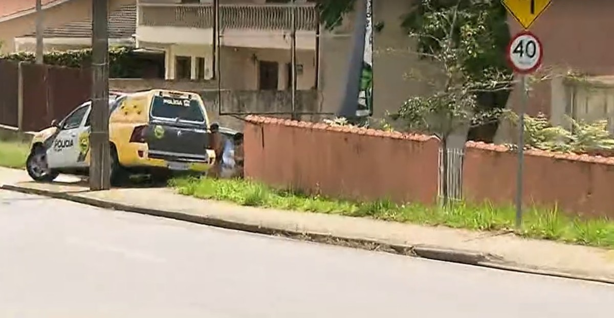 Suspeito Rouba Carro Bate Veículo E é Morto Baleado Por Policial à