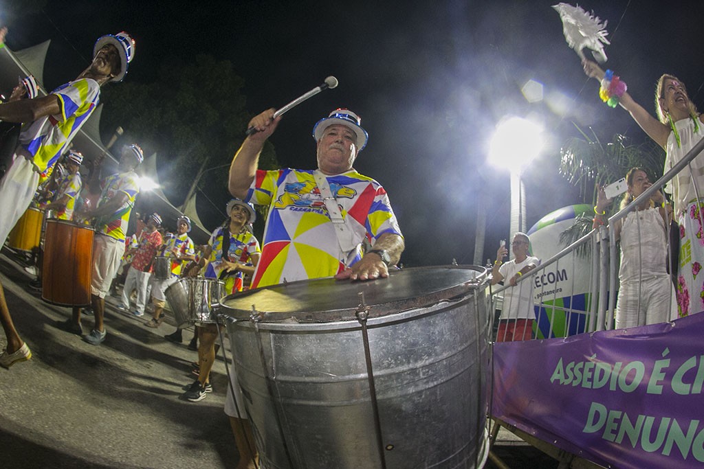 Maior do Centro-Oeste: Carnaval de Corumbá 'arrasta' multidão de ...