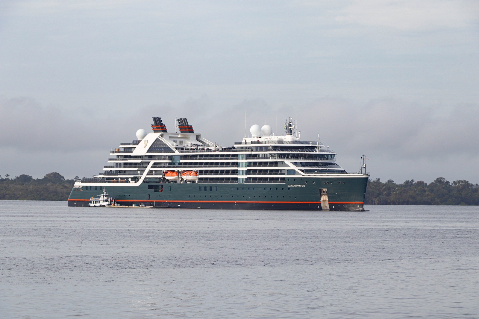 Navio ultraluxuoso chega a Manaus com mais de 300 turistas | G1