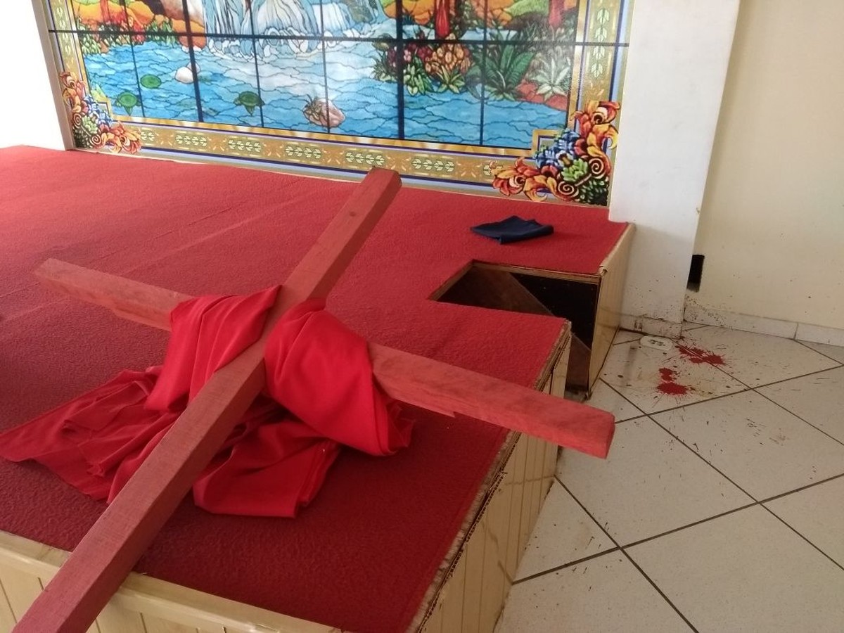 Mulher é Assassinada A Facada Enquanto Limpava Igreja Na Zona Oeste De
