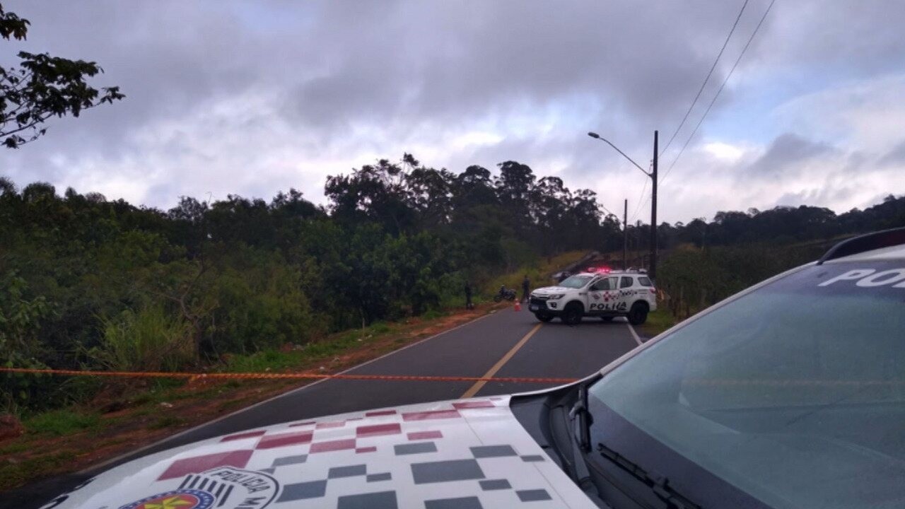 Suspeito é baleado durante tentativa de assalto a esposa de policial militar em Arujá | Mogi das ...