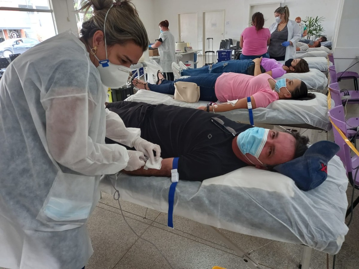 Mais de 70 moradores doaram sangue durante campanha neste sábado em ...