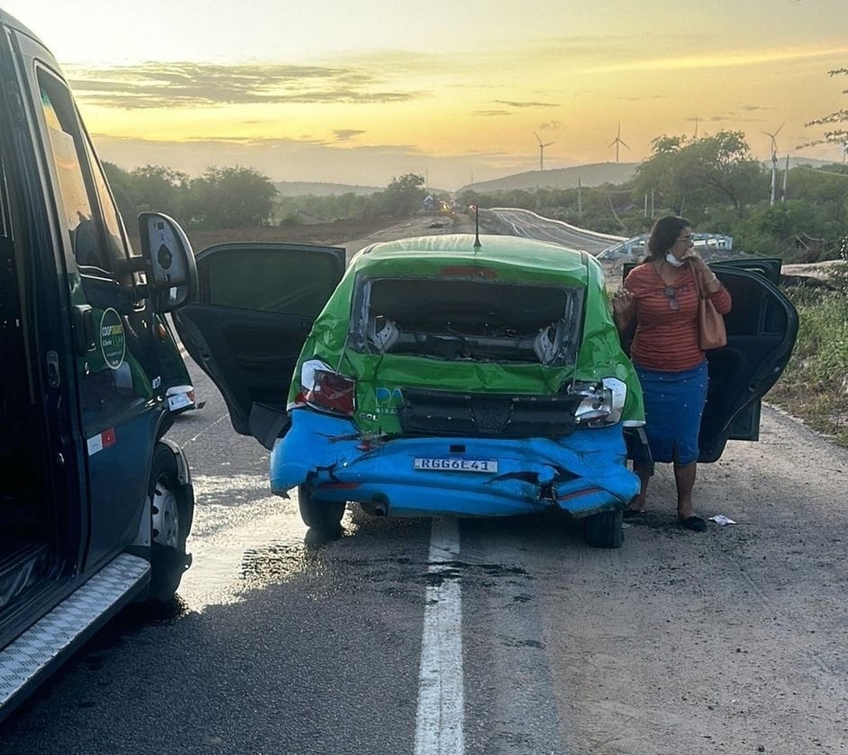 Acidente entre van e carro de prefeitura deixa uma pessoa ferida na BR-304 | Rio Grande do Norte ...