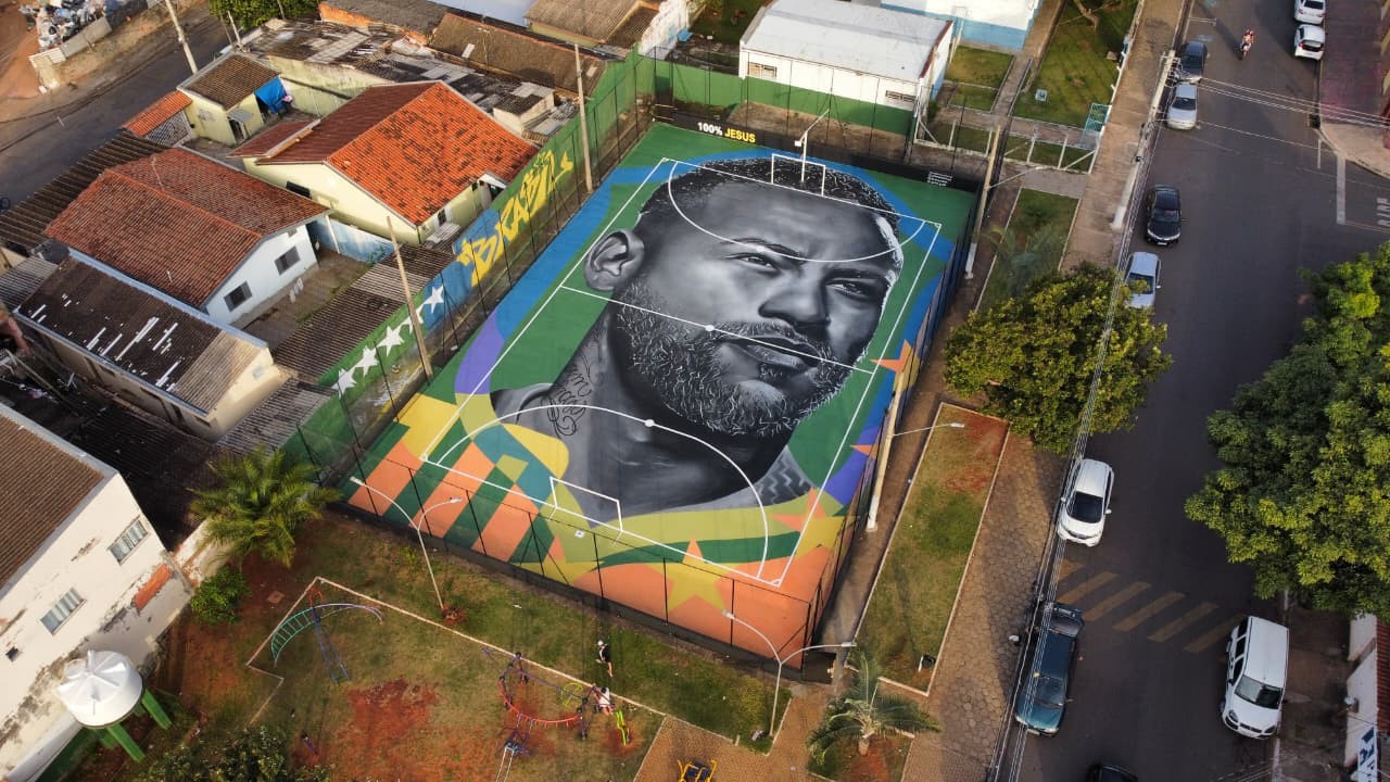 Quadra ganha pintura especial com rosto de Neymar e arte viraliza | G1
