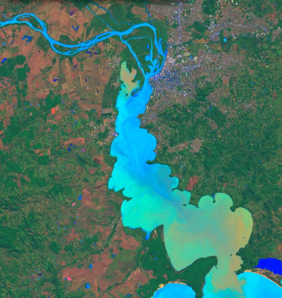 Antes e depois da chuva: imagens de satélite mostram sedimentos que ...