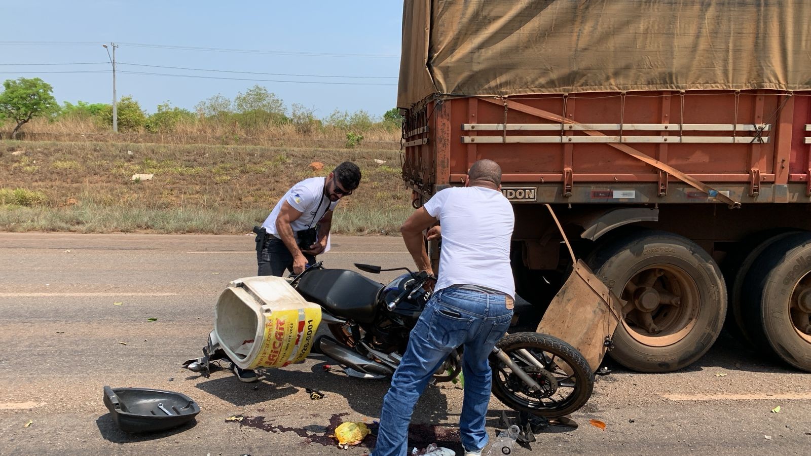 Entregador morre ao bater moto na traseira de caminhão parado em rodovia | Tocantins | G1