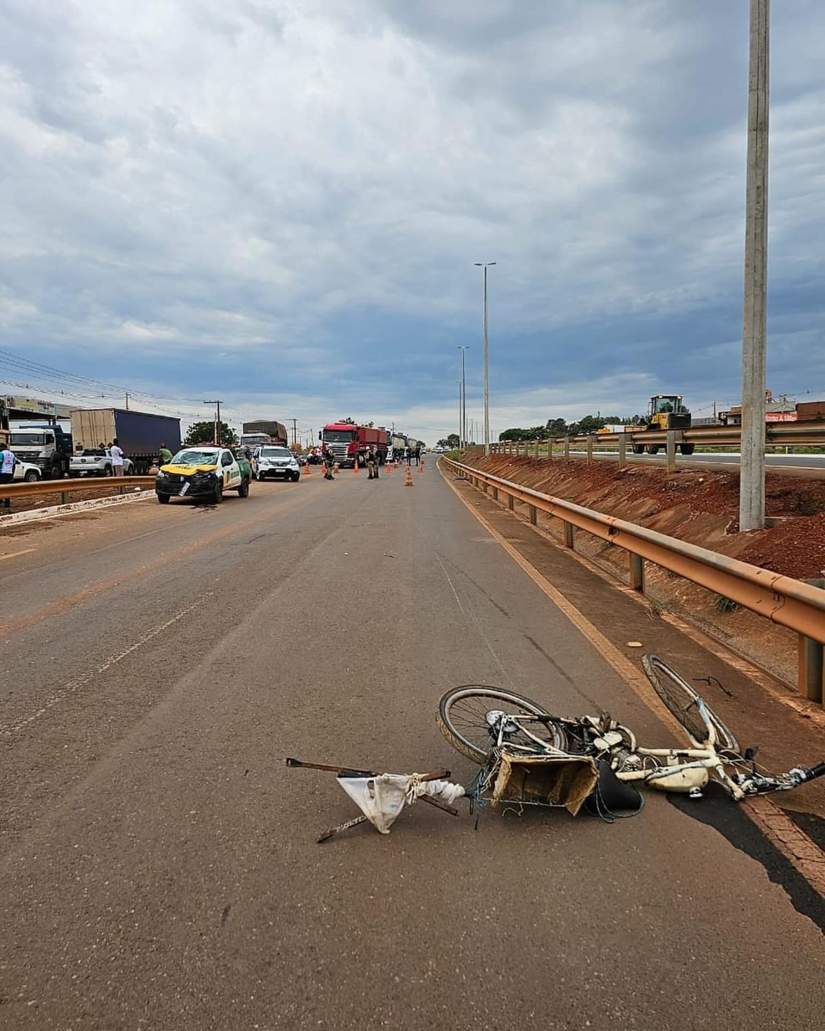 Idoso morre atropelado na BR-251, em Unaí | Grande Minas | G1