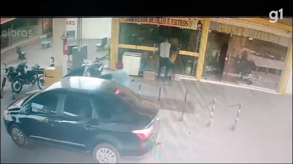 VÍDEO: Empresário Pacovan é morto a tiros em posto de combustível em Zé ...