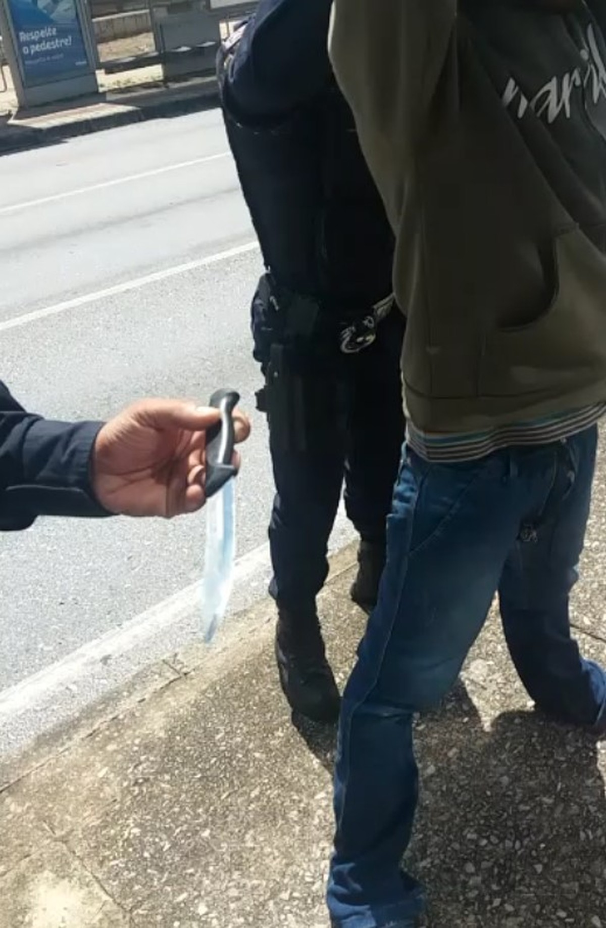 Homem é Preso Por Importunar Sexualmente Passageira De ônibus E Ameaçá