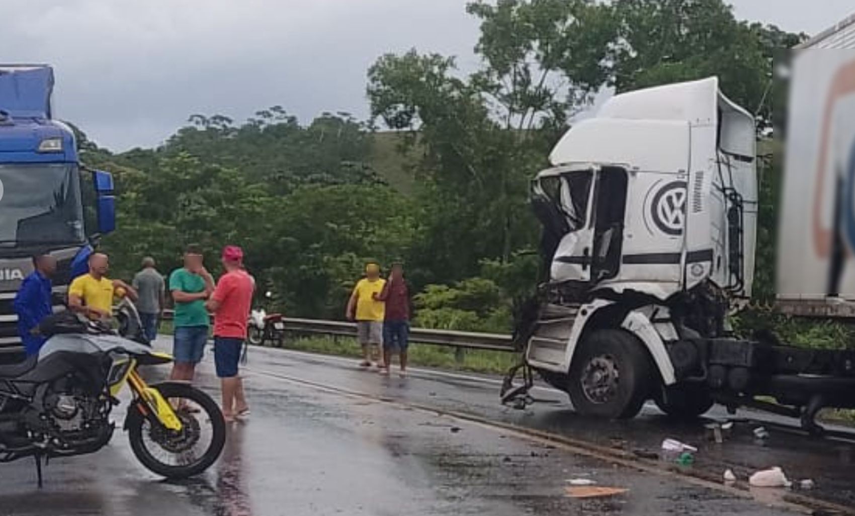 Acidente entre duas carretas deixa um morto e um ferido na BR-101 em Estância | Sergipe | G1