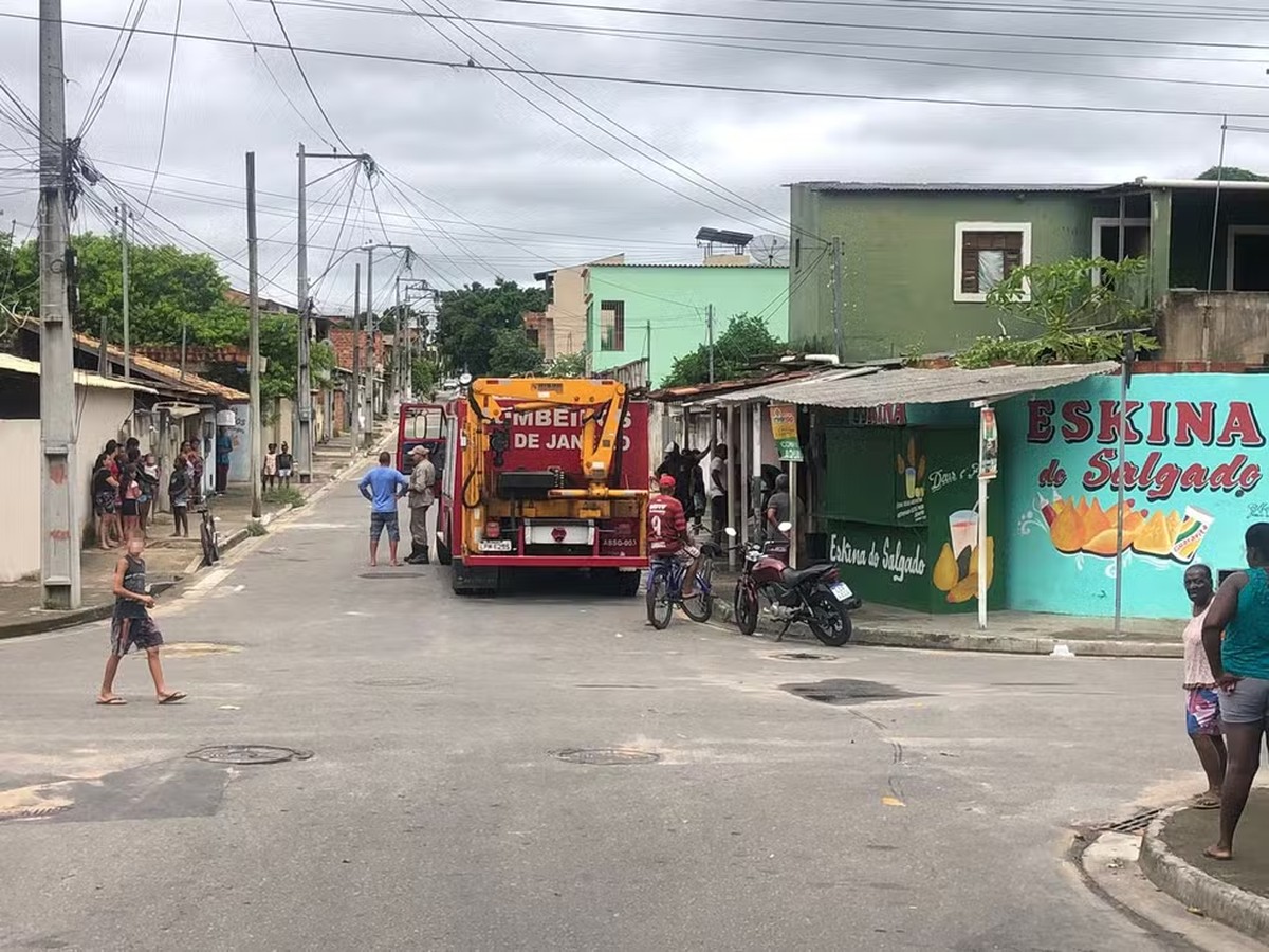 Incêndio atinge casa em Campos e moradoras são levadas para o hospital | Norte Fluminense | G1