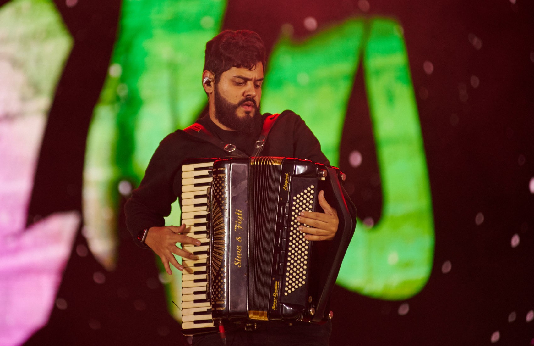 Felipe & Rodrigo amanhecem no palco do rodeio de Ribeirão Preto com ...
