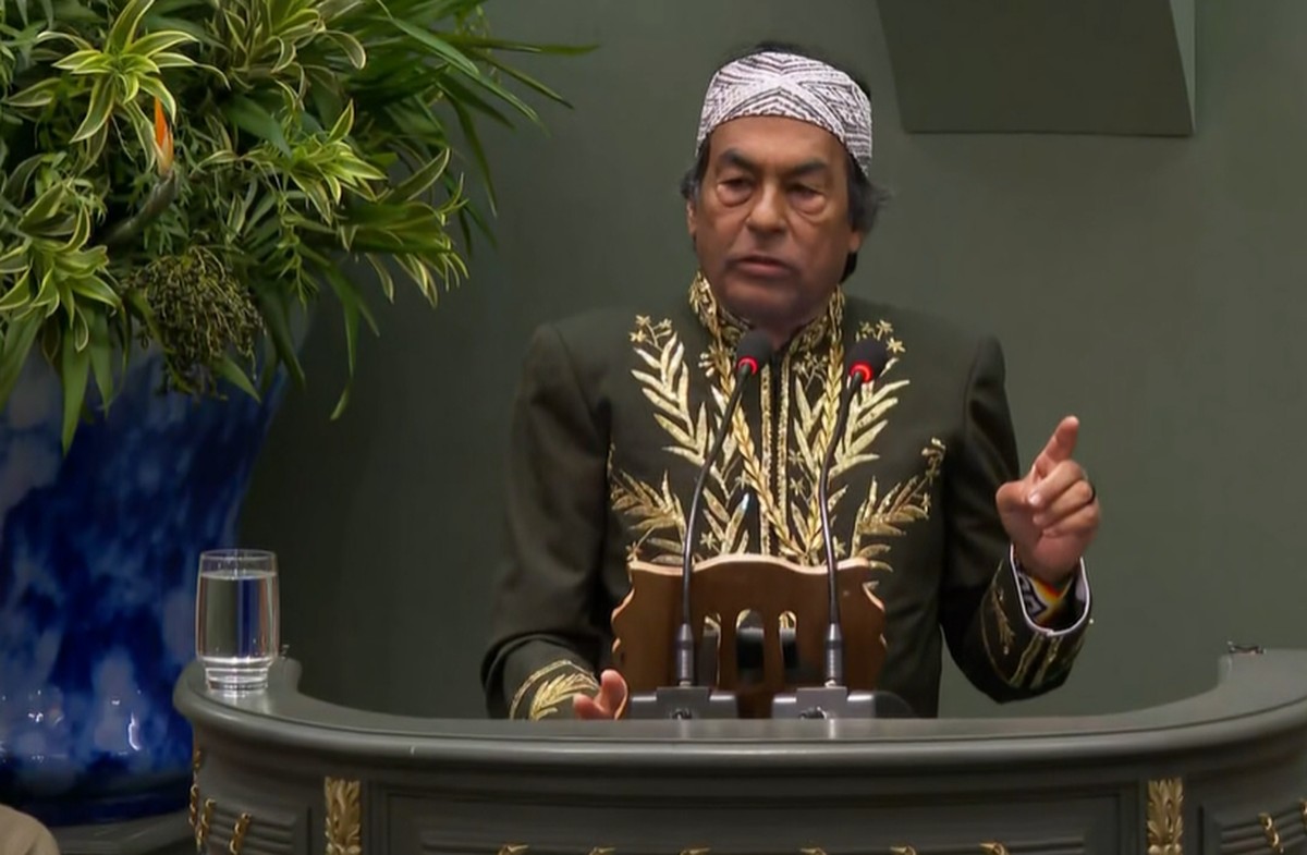 Ailton Krenak toma posse em cerimônia na ABL | Jornal Nacional | G1