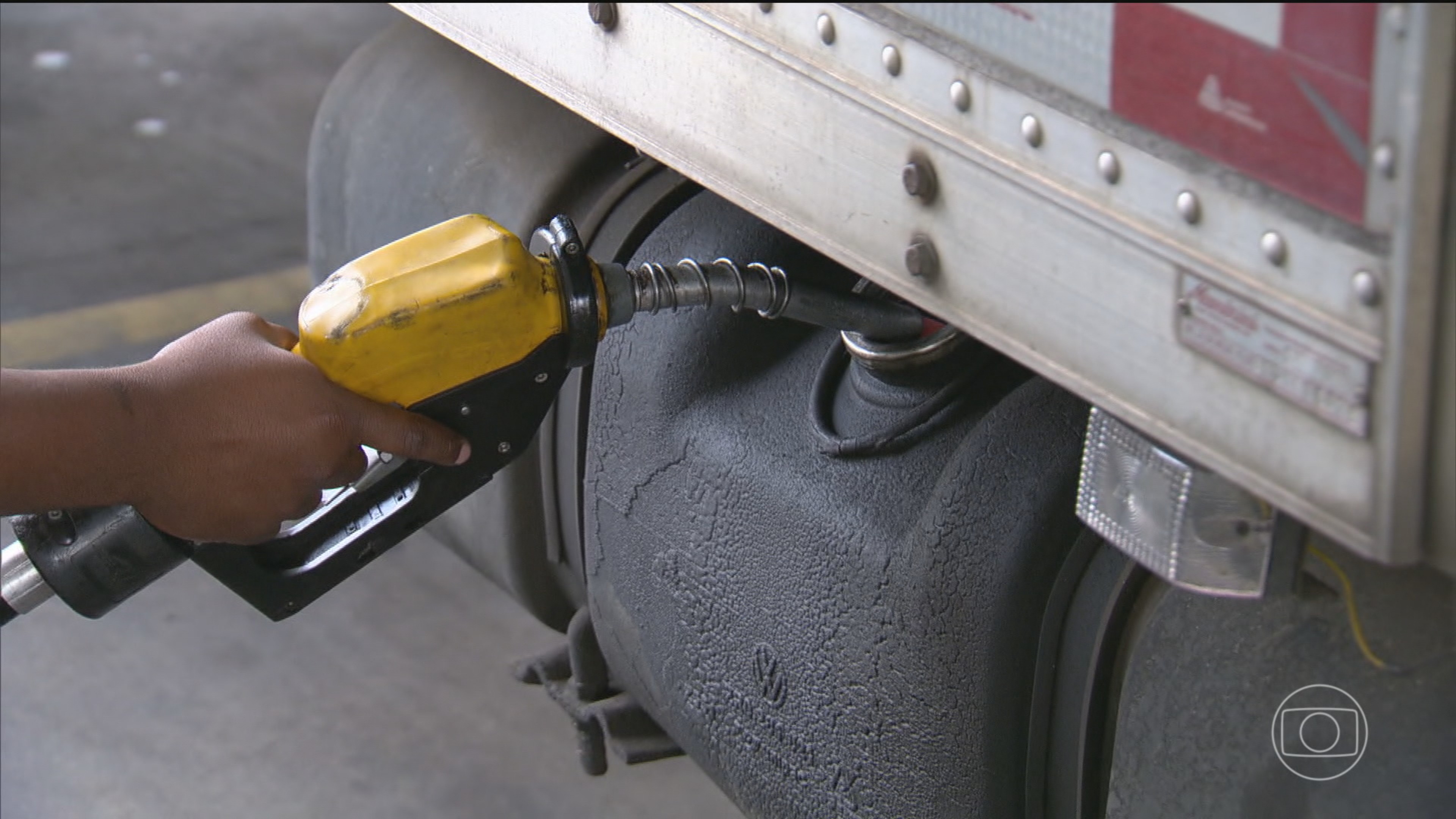 Alta do diesel desacelera, mas preço do sobe quase 24% desde o início ...