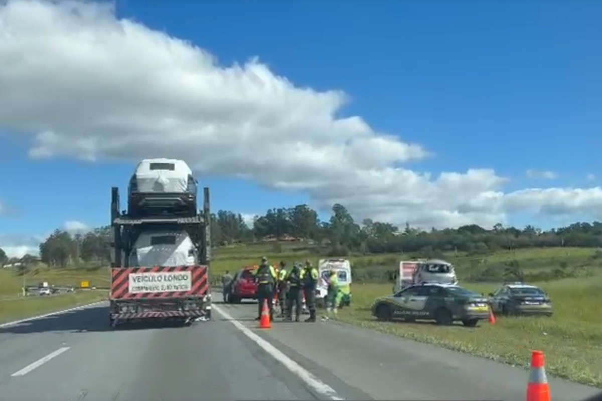 Mulher fica em estado grave após acidente na Carvalho Pinto | G1