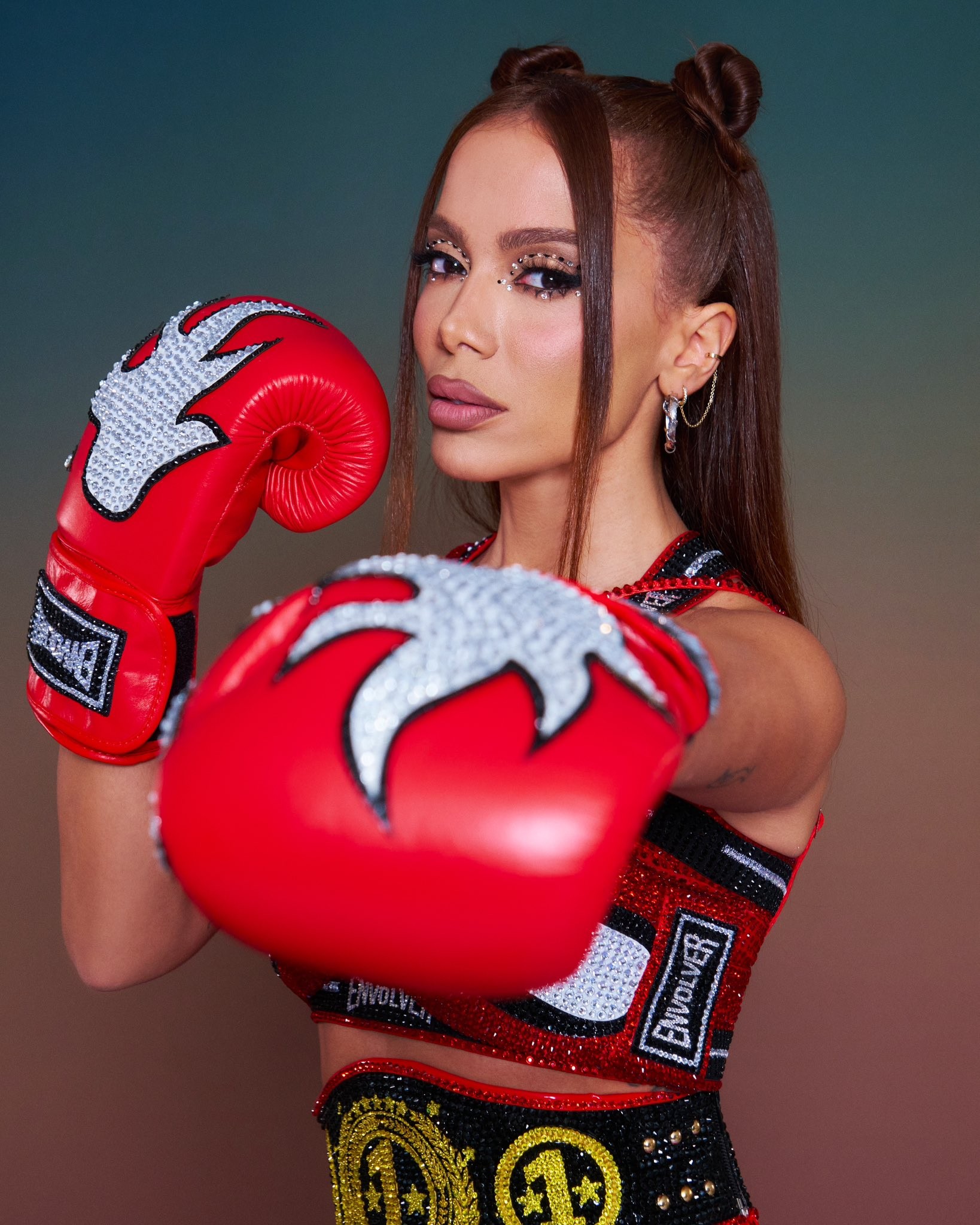 Anitta segue na luta no mercado latino e, em meio a shows no Brasil ...