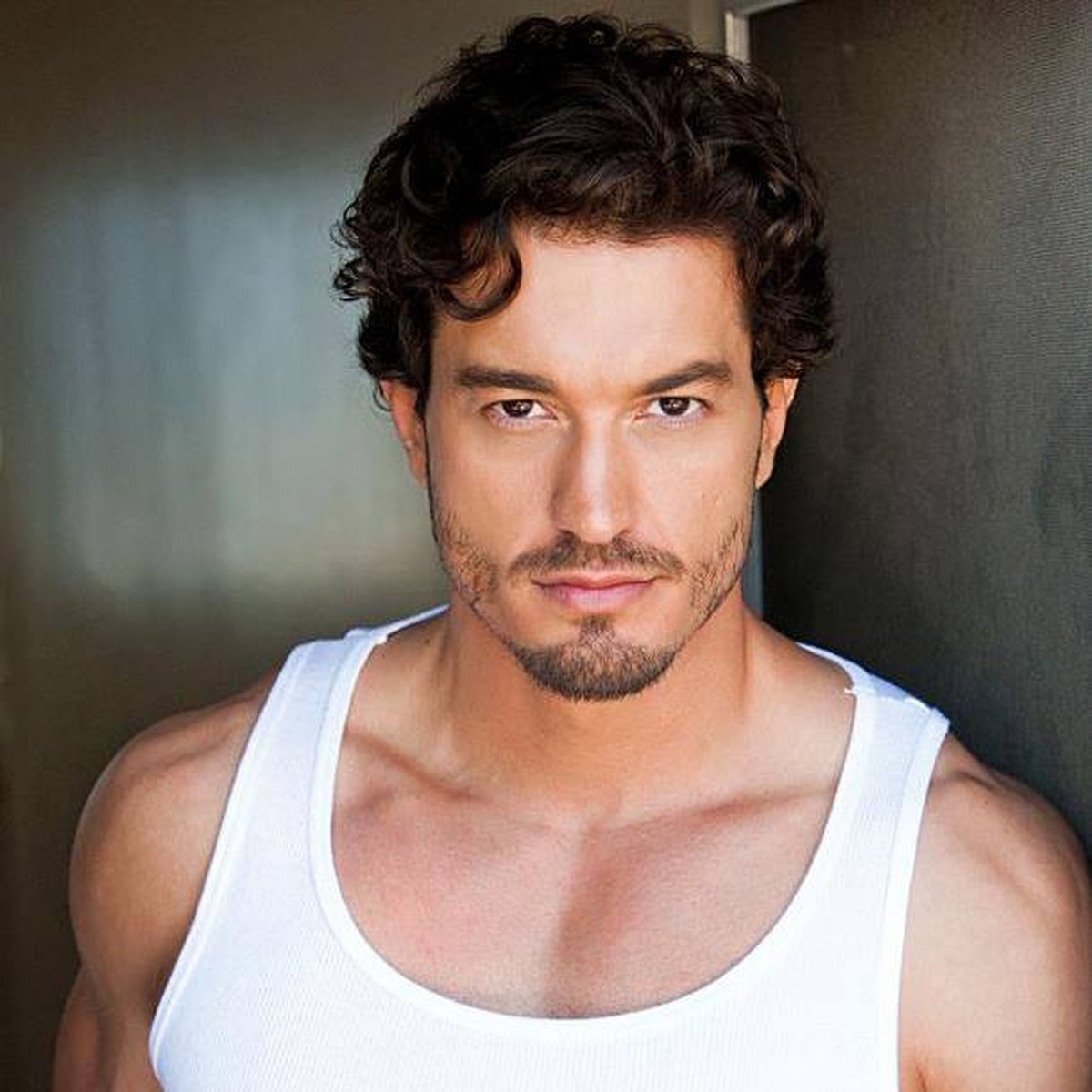 Justiça decide manter prisão de ator que deu tiros em hotel de Rio ...