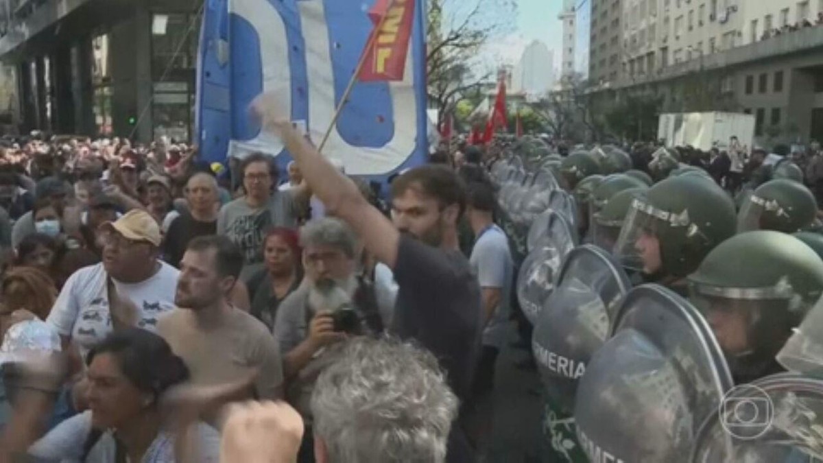 Na Argentina Manifestantes Vão às Ruas No Primeiro Protesto No Governo