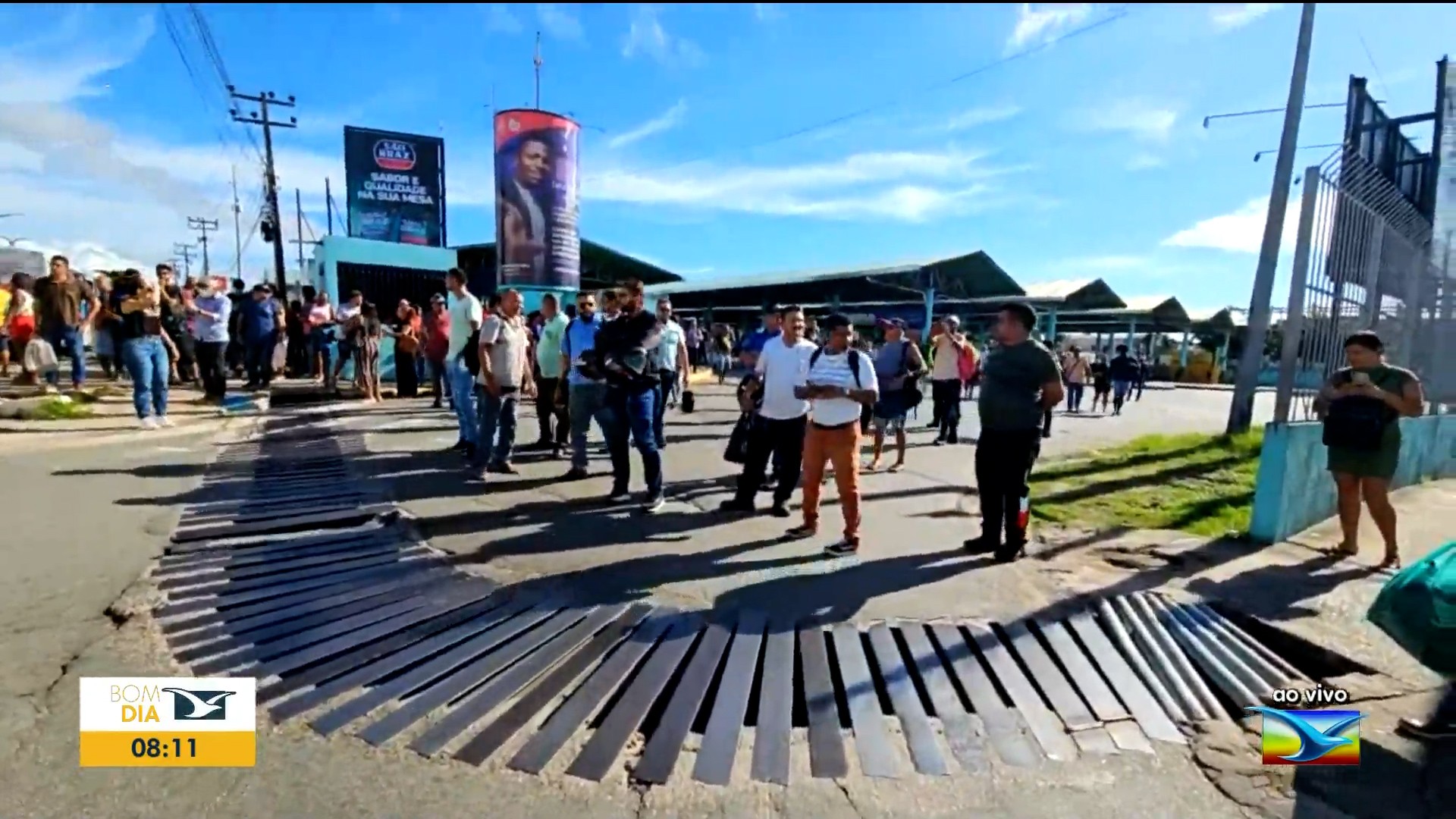 Motoristas demitidos da antiga 1001 protestam em São Luís | G1