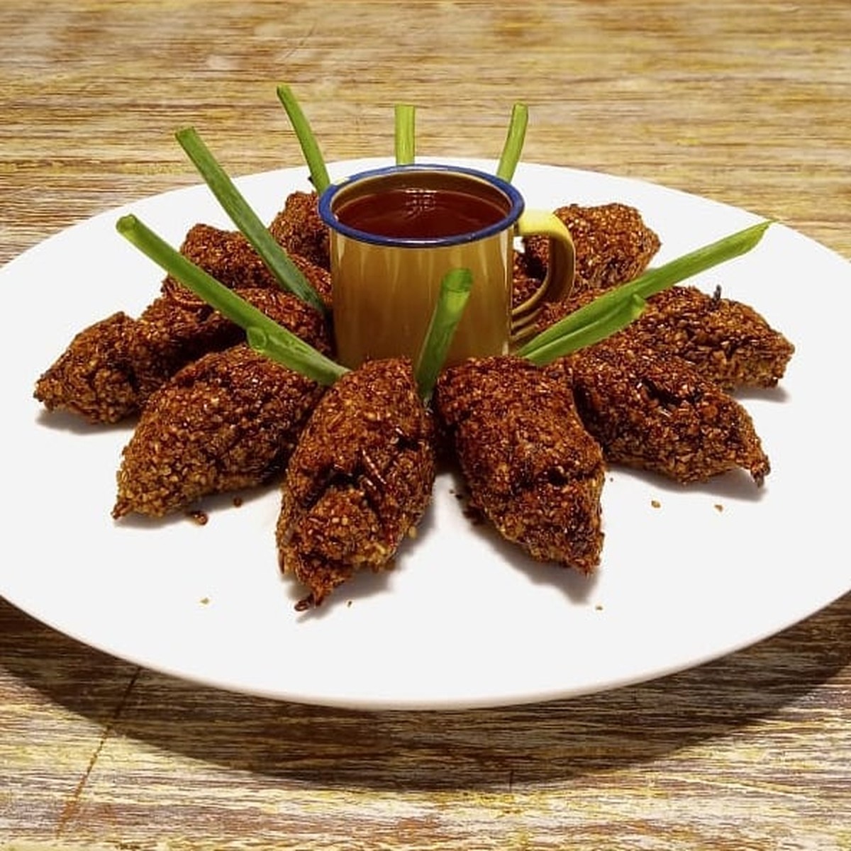 Comunidades no Ceará preservam hábito de comer formiga frita; conheça ...