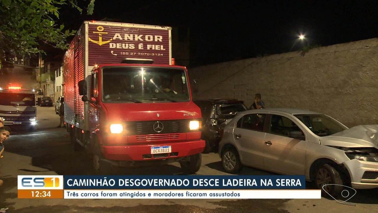 Caminhão desgovernado desce ladeira e atinge três carros na Serra, ES | Espírito Santo | G1