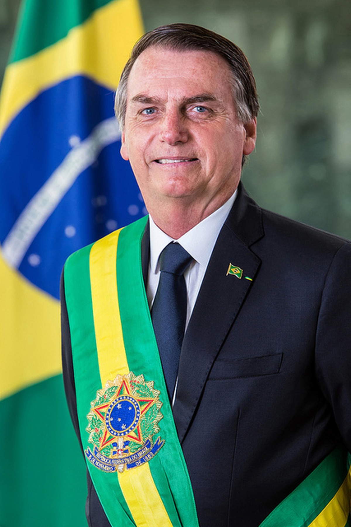 Planalto divulga retrato oficial de Jair Bolsonaro como presidente
