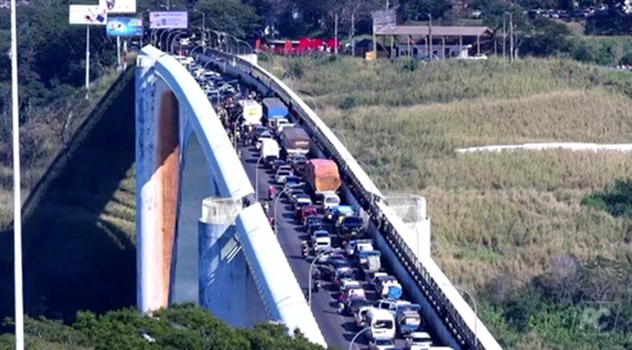 FOTOS: Confira registros históricos da Ponte da Amizade, que completa ...