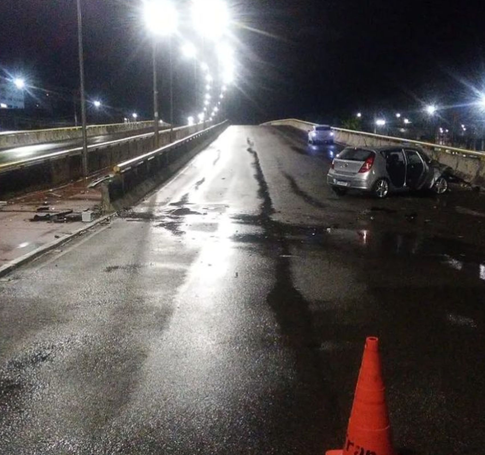 Motorista morre ao bater veículo em mureta de viaduto no Distrito Industrial de Aracaju ...