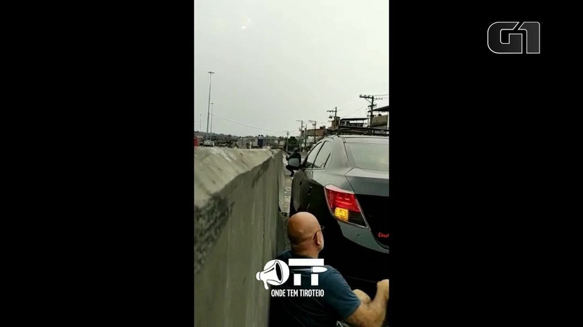 Intenso tiroteio deixa homem ferido e interrompe trânsito na Avenida Brasil, no Rio; Vídeo | Rio ...