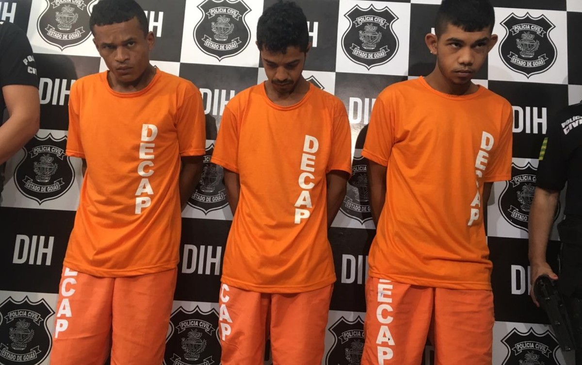Trio é Preso Suspeito De Matar Comparsa E Cravar Pedaço De Pau Em Seu