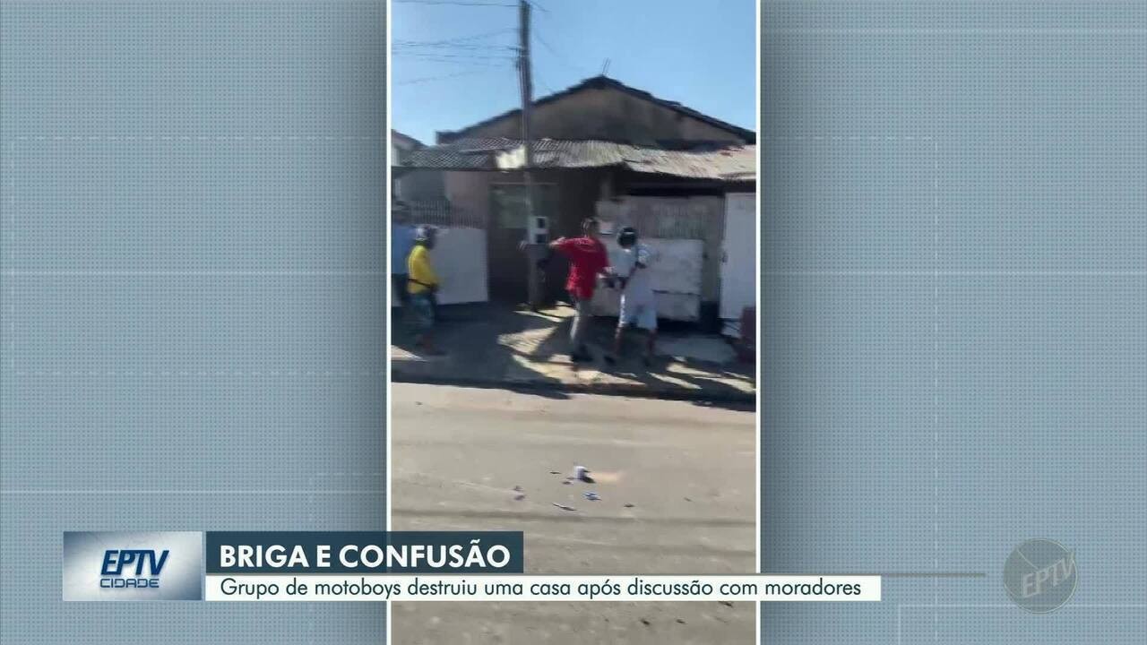 VÍDEO: grupo de motoboys destrói casa após discussão durante entrega em ...