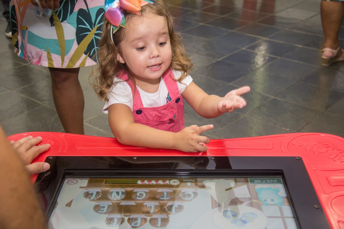 Mesas interativas propiciam aprendizagem de forma lúdica em escolas de ...