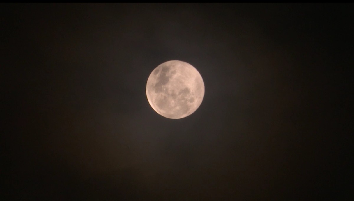 População do Acre acompanha 'superlua rosa' na noite desta segunda ...