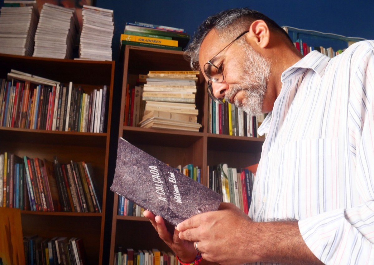 Escritor William Eloi lança livro de contos ‘A Calçada’ neste sábado ...