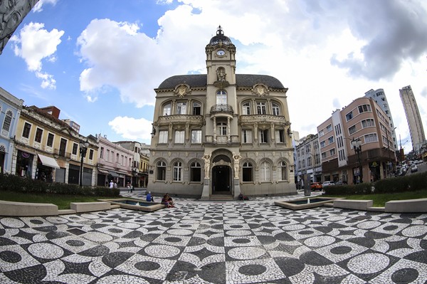 332 anos de Curitiba: veja antes e depois de pontos famosos da capital | G1