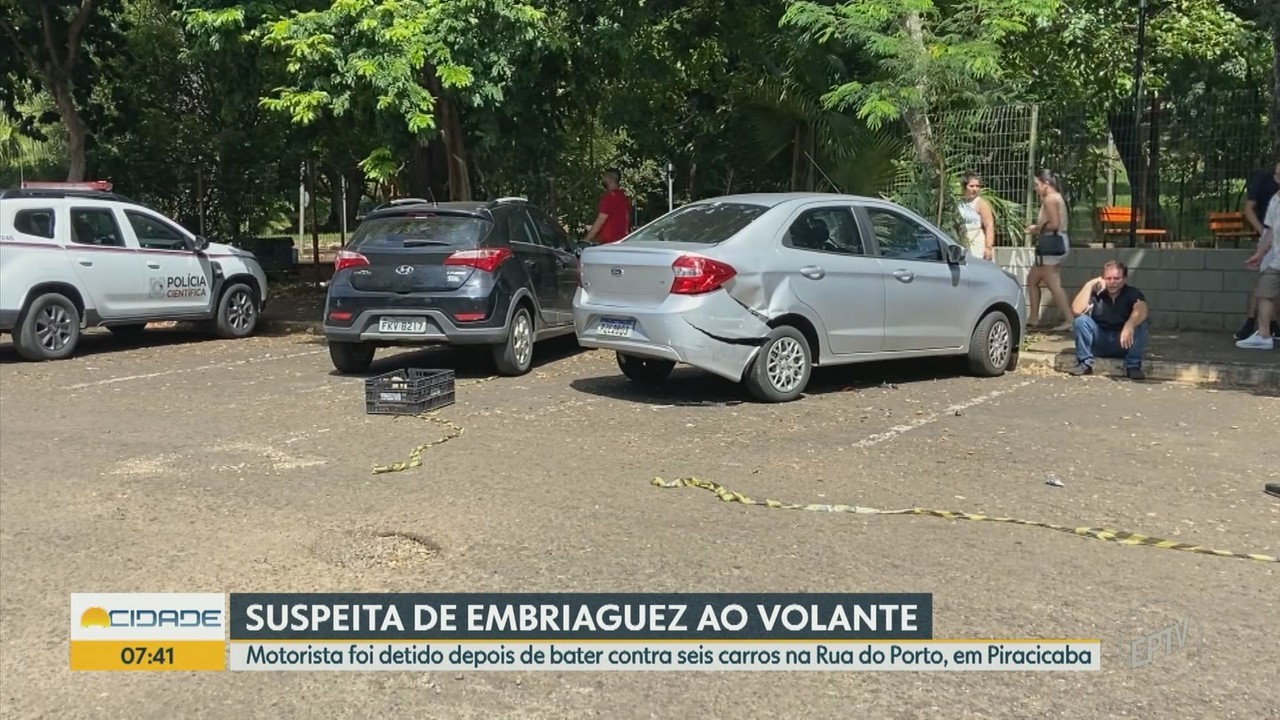 Motorista suspeito de embriaguez ao volante é detido após bater em carros estacionados em ...