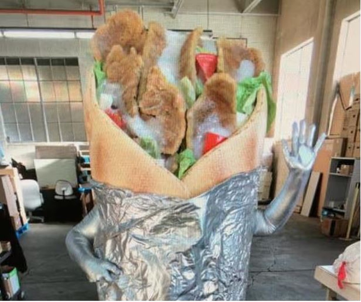 Por que uma fantasia de 'kebab' foi vendida por R$ 58 mil no Canadá ...