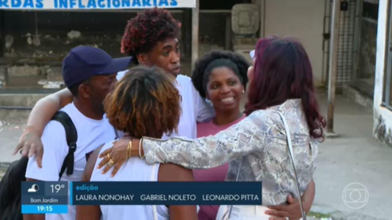 Jovem preso injustamente após ter sido reconhecido por foto deixa presídio no RJ | Rio de ...