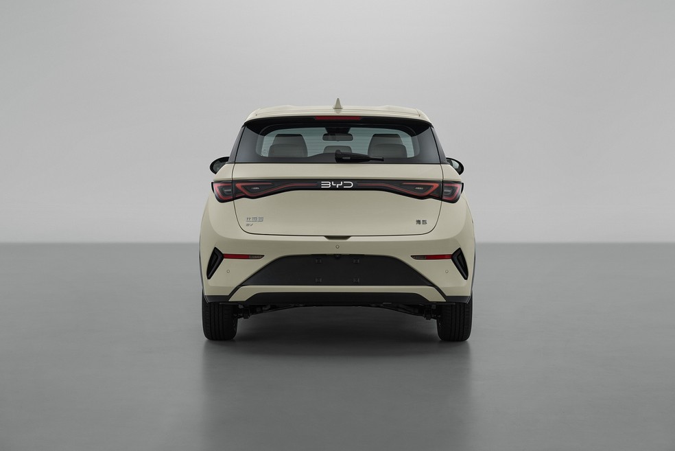 BYD registra novo visual e versão de motor intermediário para o Dolphin ...