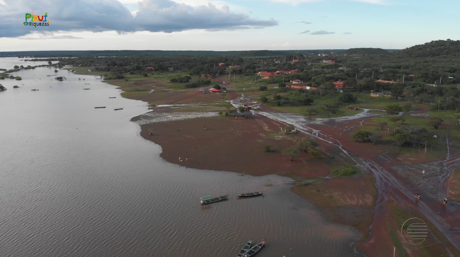 Cartões-postais de Buriti dos Lopes, lagoa favorece plantio de arroz e ...